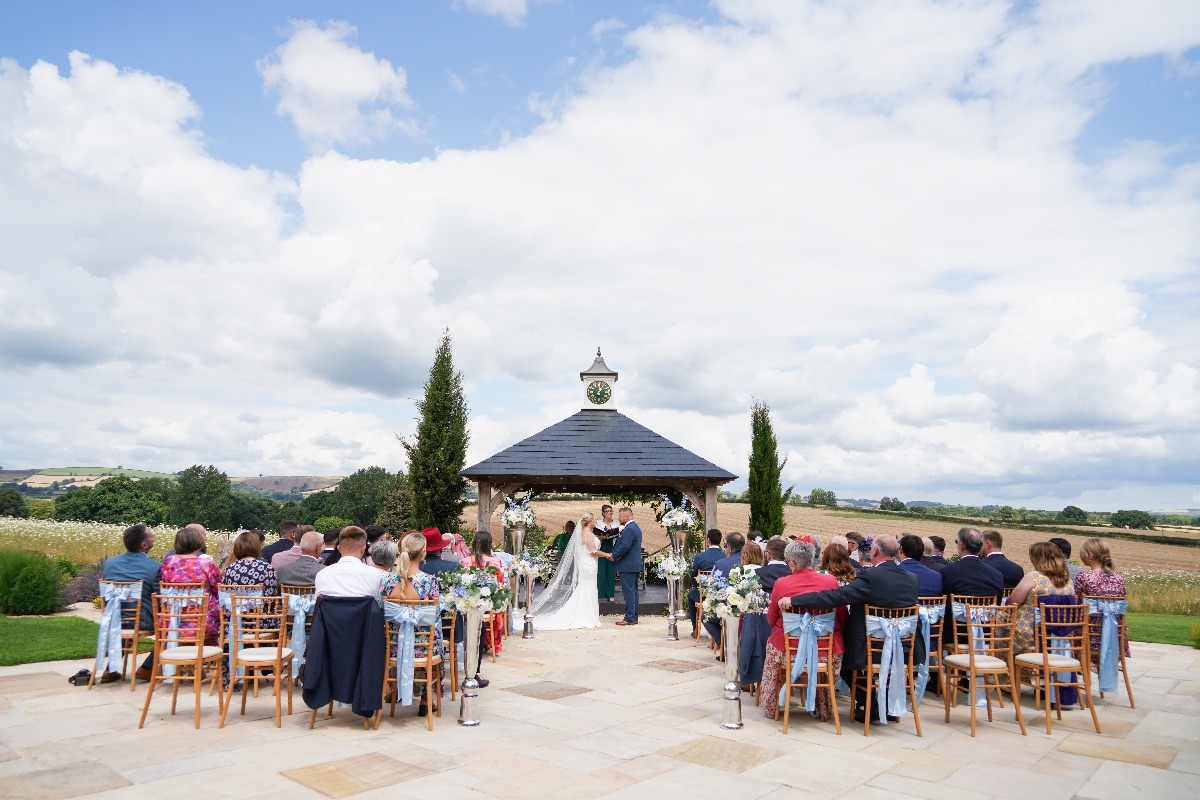 Harefield Barn, Crediton | Wedding Venues | Confetti