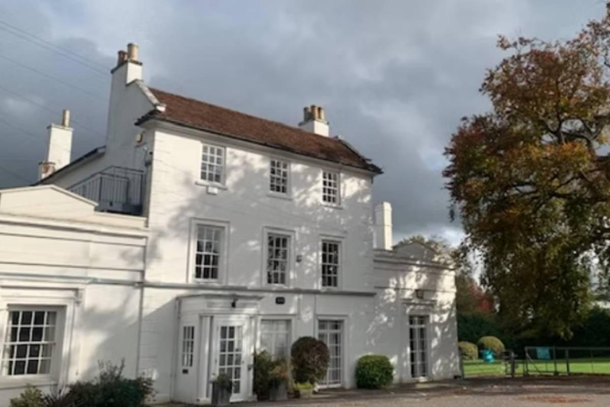 COLSTON HALL , Gerrards Cross | Wedding Venues | Confetti