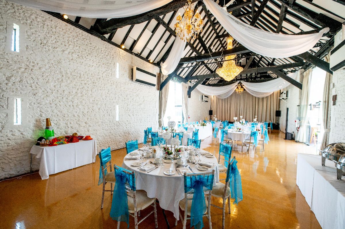 Field Place Manor House & Barns, Worthing | Wedding Venues | Confetti